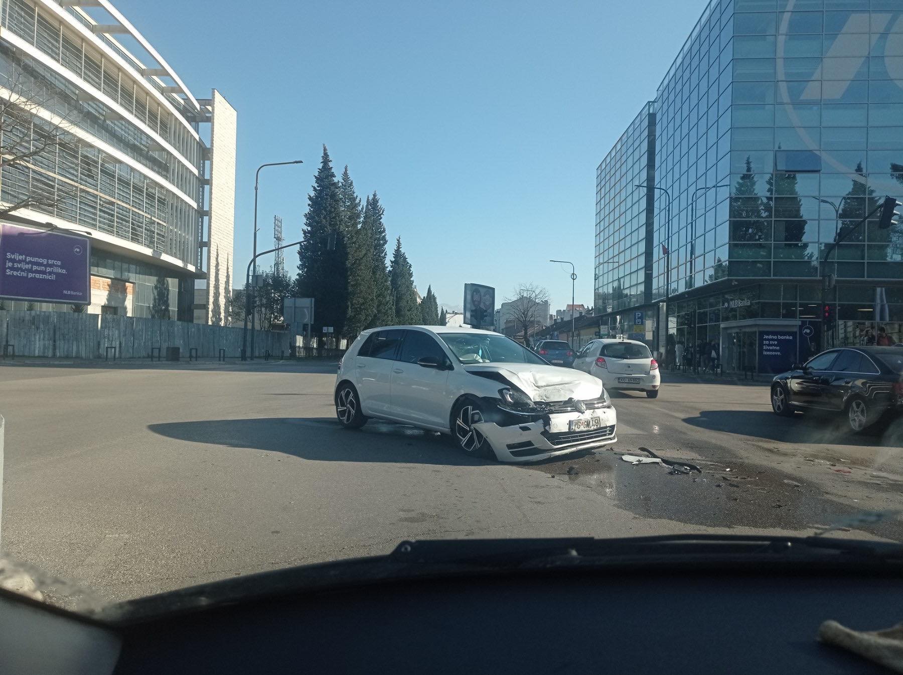 Saobraćajna nezgoda kod mosta Milenijum